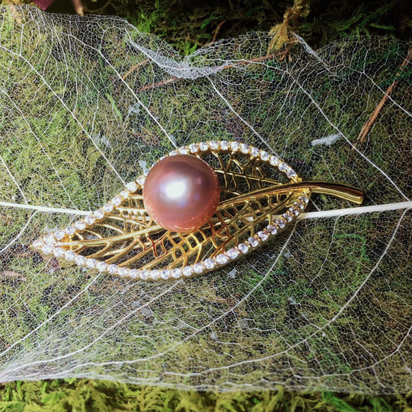 Golden Leaf Edison Pearl Brooch – Timeless Pearl